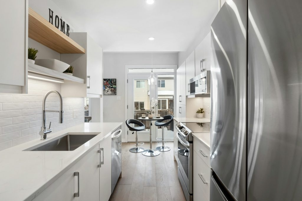 Kitchen Countertops West Coast Trends: What’s Hot in 2025 | Green ...